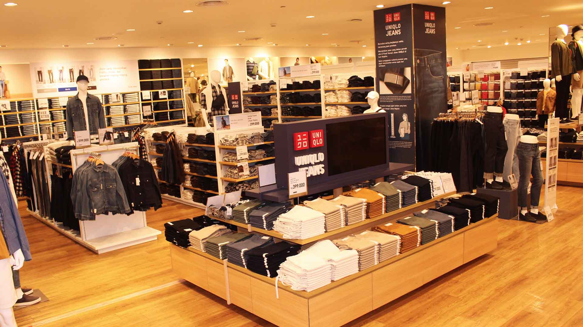 UNIQLO - AI Driven Creative Agency | Jakarta Indonesia